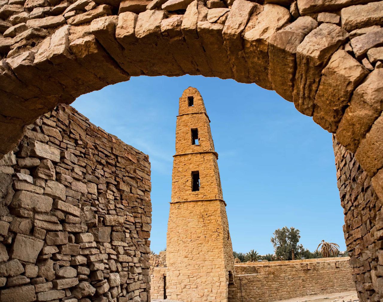 In Photos: Omar Mosque of Dumat al-Jandal - The New Comrade